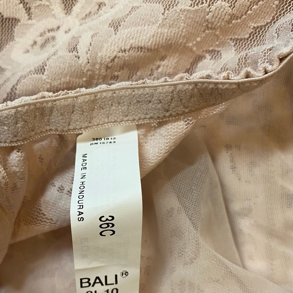 Bali | Intimates & Sleepwear | Nwt Bali Lace N Smooth Shaping Body ...